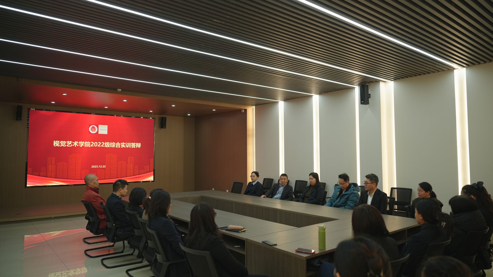 青春答卷 艺彩绽放：视觉艺术学院22级毕业生 综合实训答辩圆满举行-长春科技学院视觉艺术学院